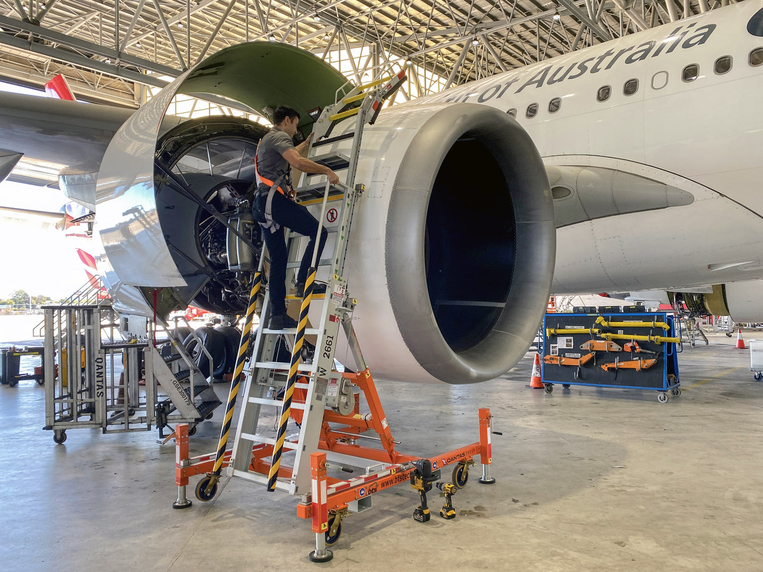 BTS AirStep Engine Cowl Maintenance Stairs – NZ Access