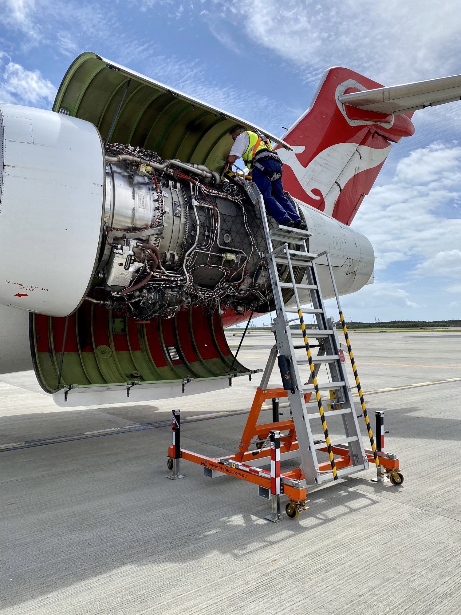 BTS AirStep Engine Cowl Maintenance Stairs – NZ Access